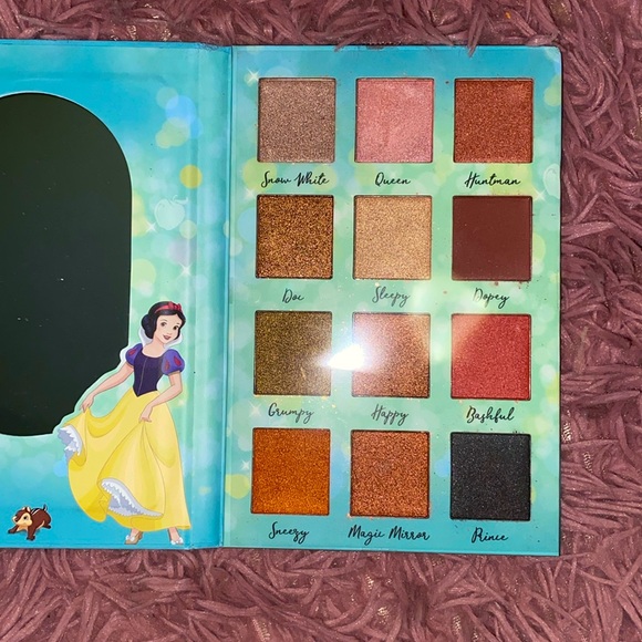 Disney | Makeup | Disney Snow White Eyeshadow Pallet | Poshmark